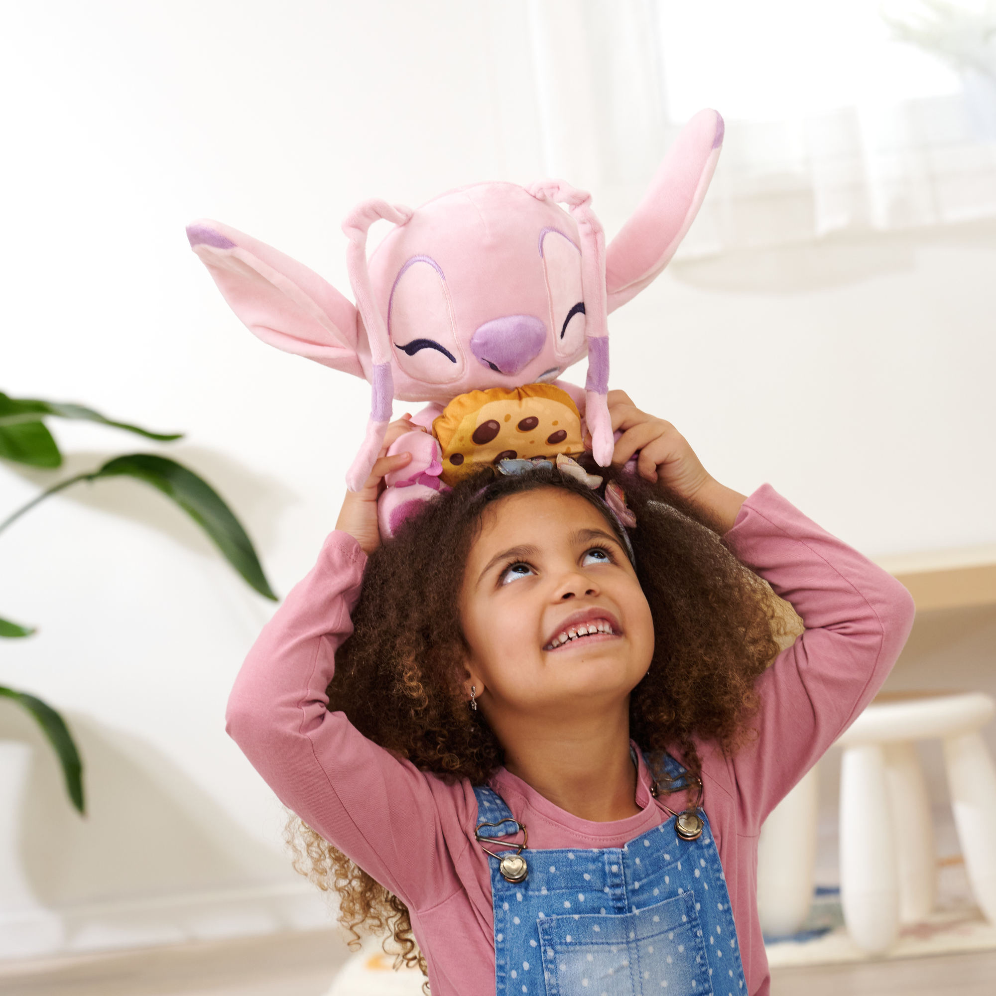 Disney Lilo&Stitch Maskotka Angel z ciastkiem pluszak 25 cm : Humbi.pl